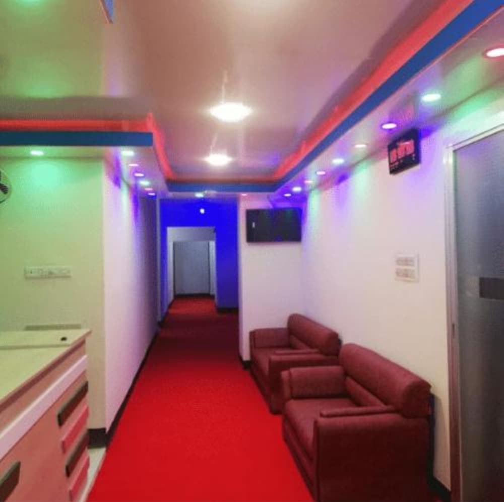 New Royal Inn Hotel €21