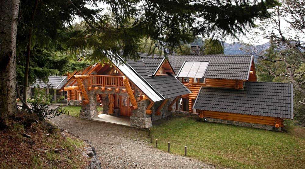 Amazing 4 Bedroom Chalet Villa Traful VT1 by Apartments Bariloche €1,144
