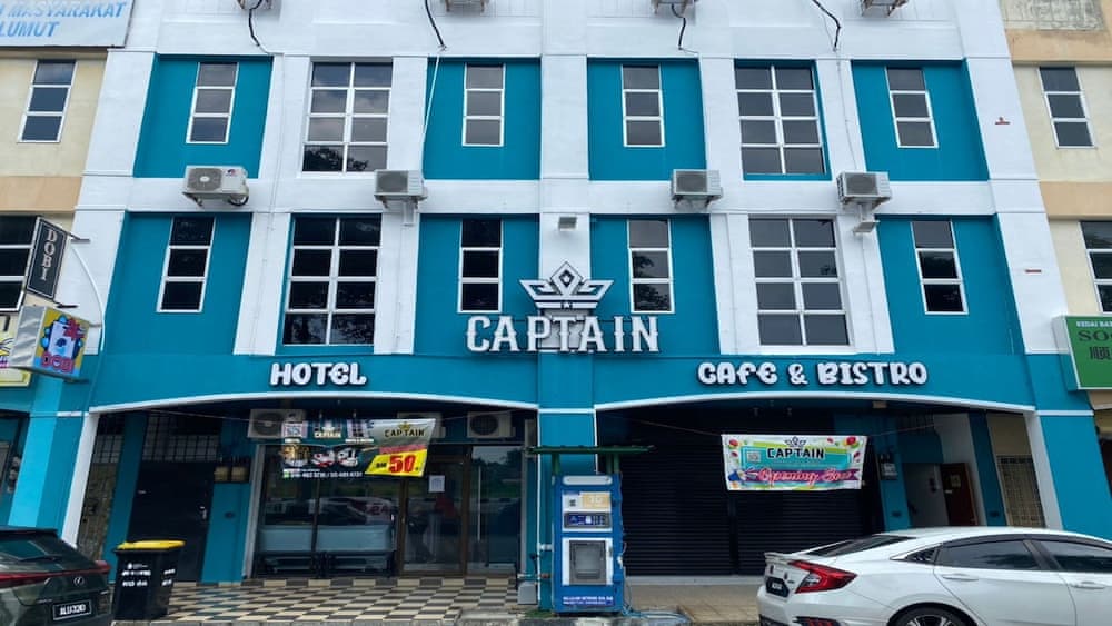 Hotel O Captain Hotel Cafe & Bistro €15