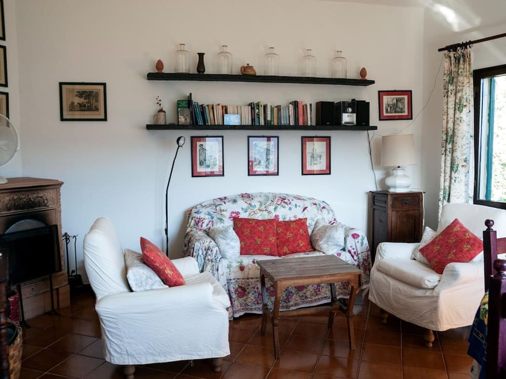 سمول هاوس إن ذا هيلز فور بيوتيفول واكس نير ذا سي 406